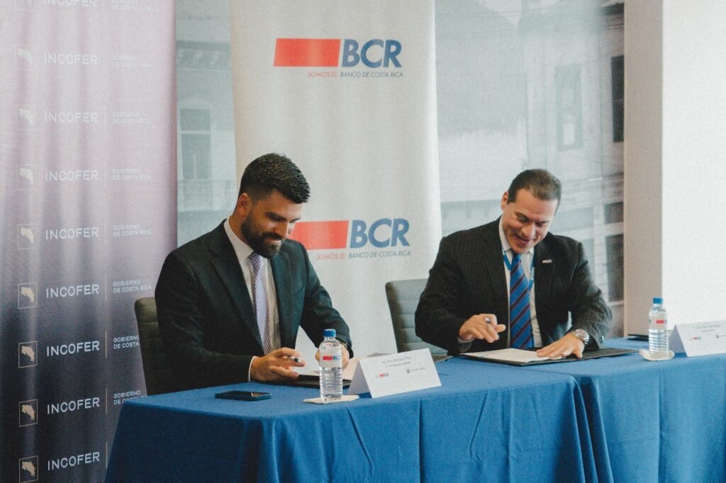 BCR e INCOFER se unen para modernizar sistema de pago en los trenes ...