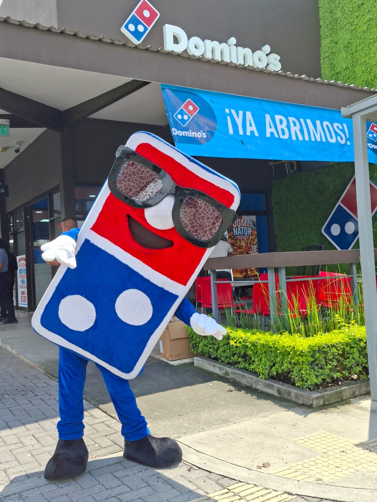 Domino’s Pizza inaugura en Santa Ana su restaurante número 13 en Costa ...