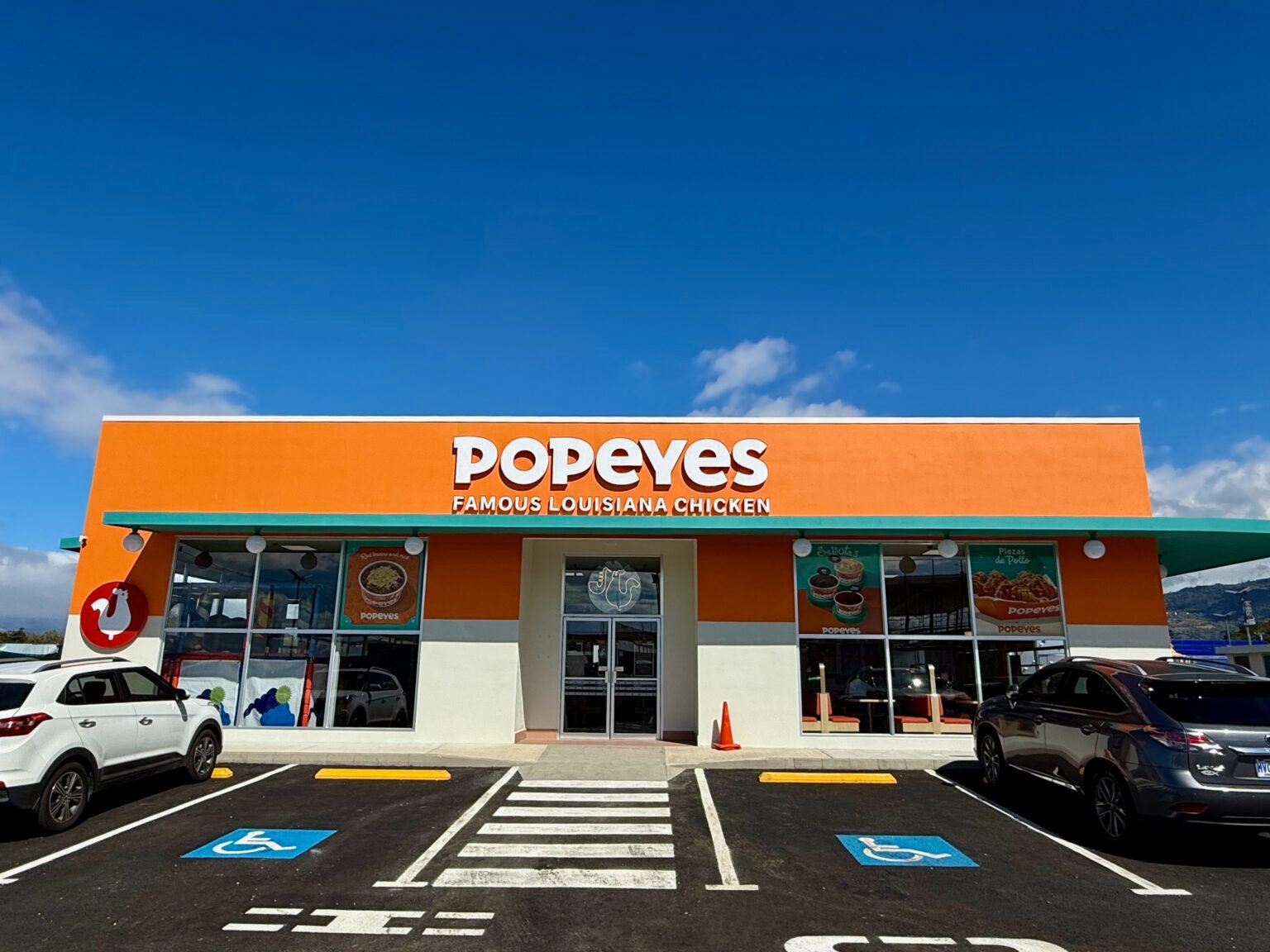 Popeyes® llega a Santa Ana y abre su restaurante más grande del país ...